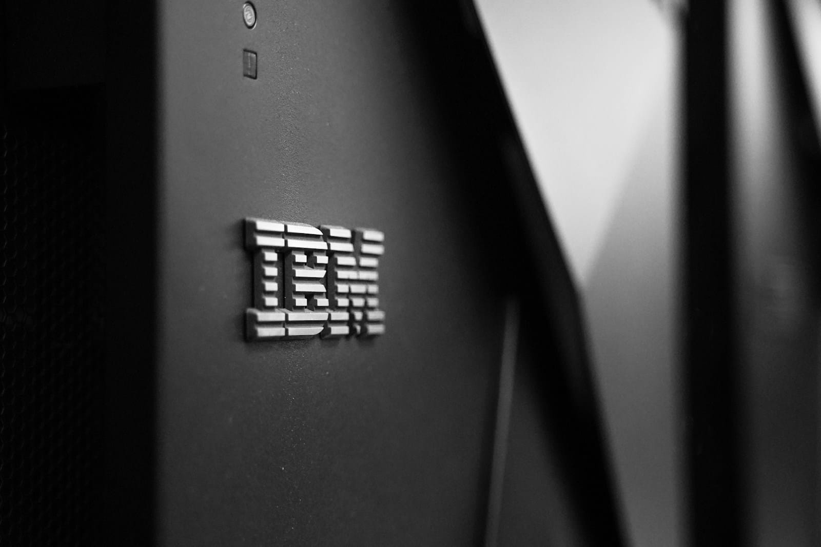 IBM Dividend Yield Holds at 2.18 Percent as AI Momentum Builds | Drip ...